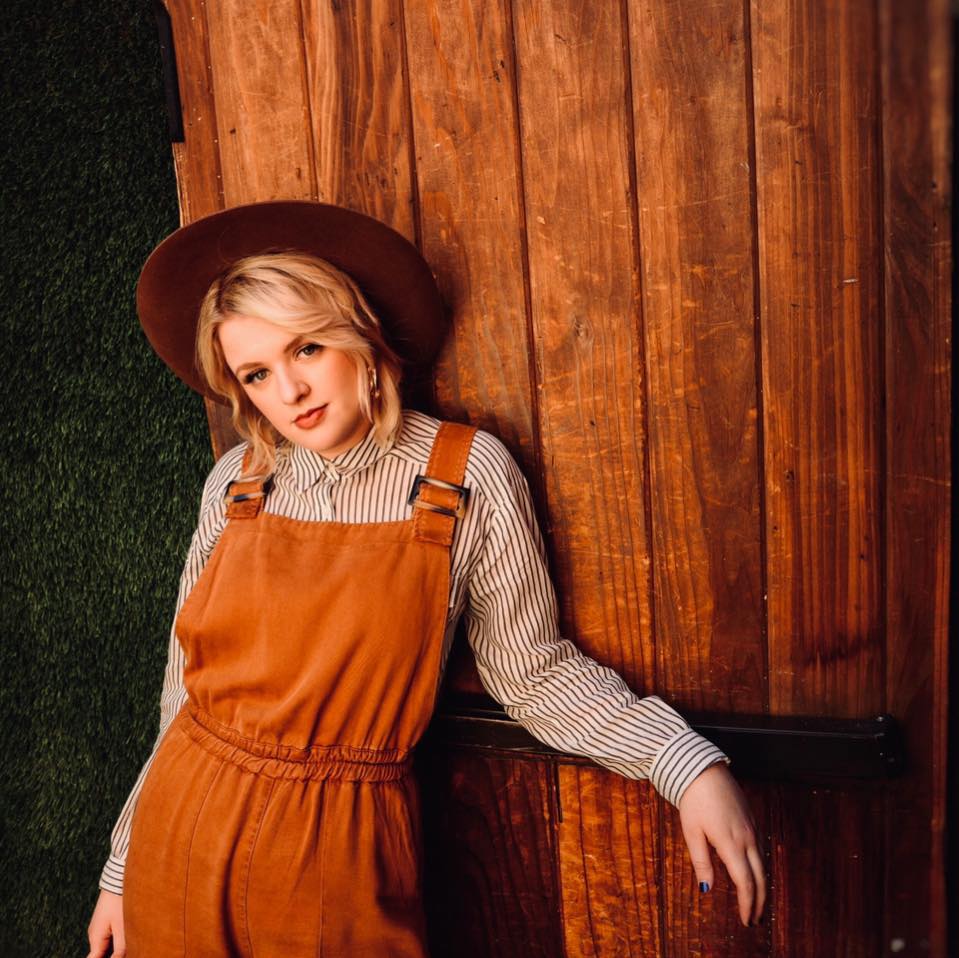 Iowa’s Maddie Poppe to Perform Christmas Show At Adler Dec. 19 | Quad ...