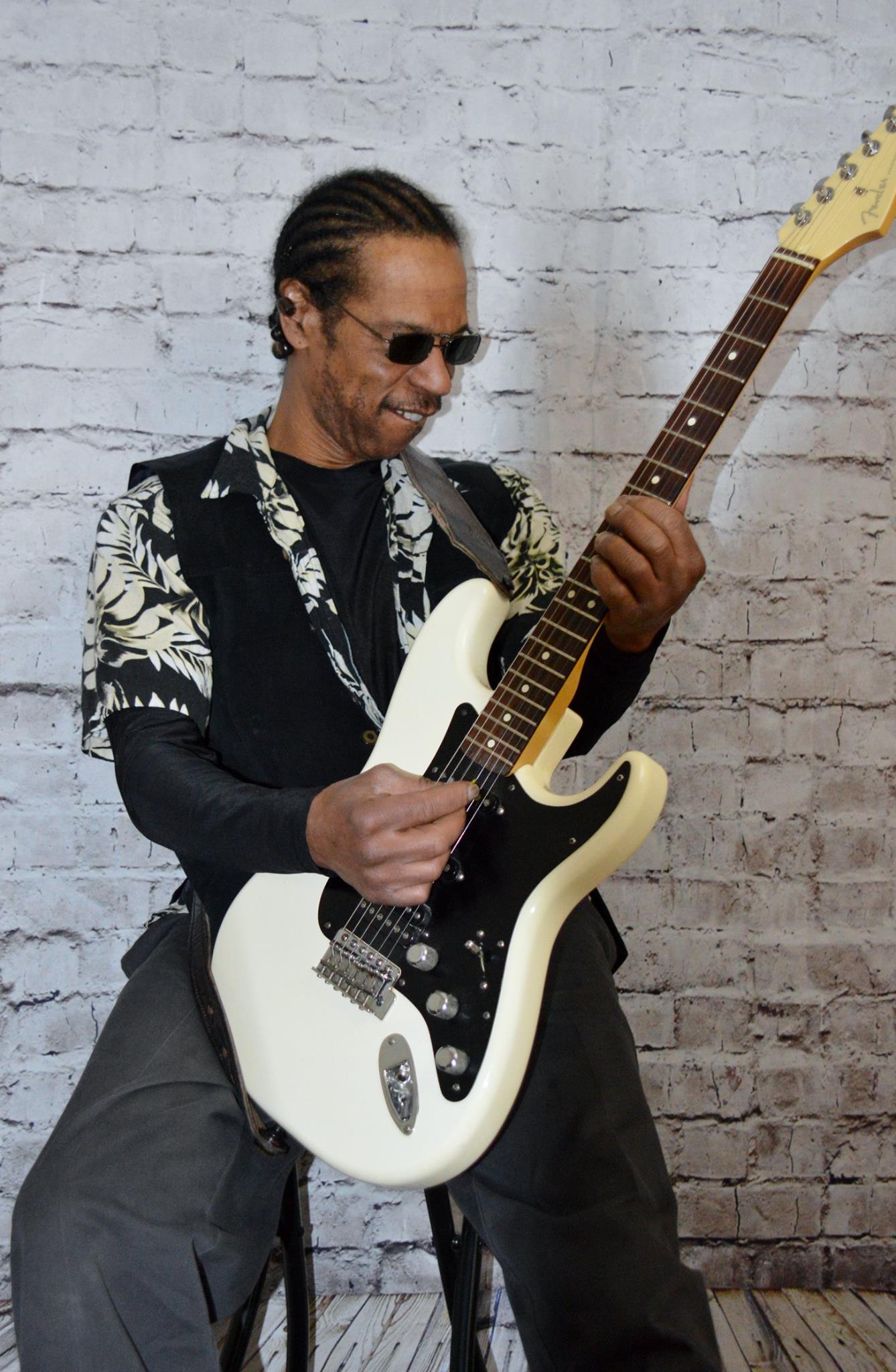 Smooth Groove Groovin' At Moline's Bass Street Landing Summer Concert ...