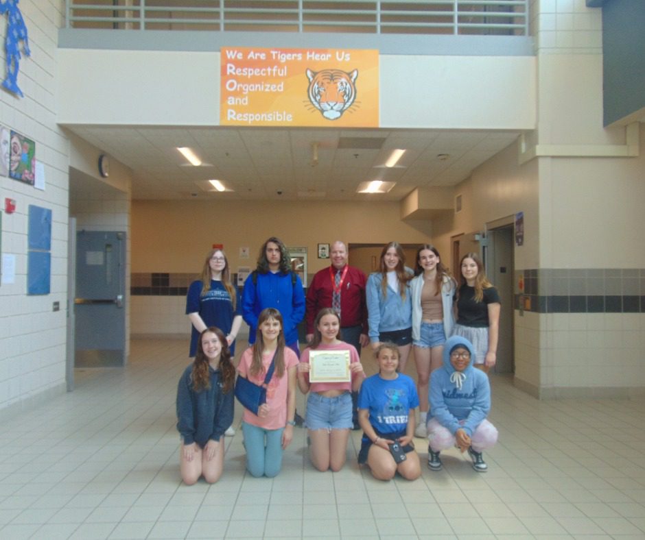 Davenport Sudlow Yearbook Staff Receives Third Place At National ...